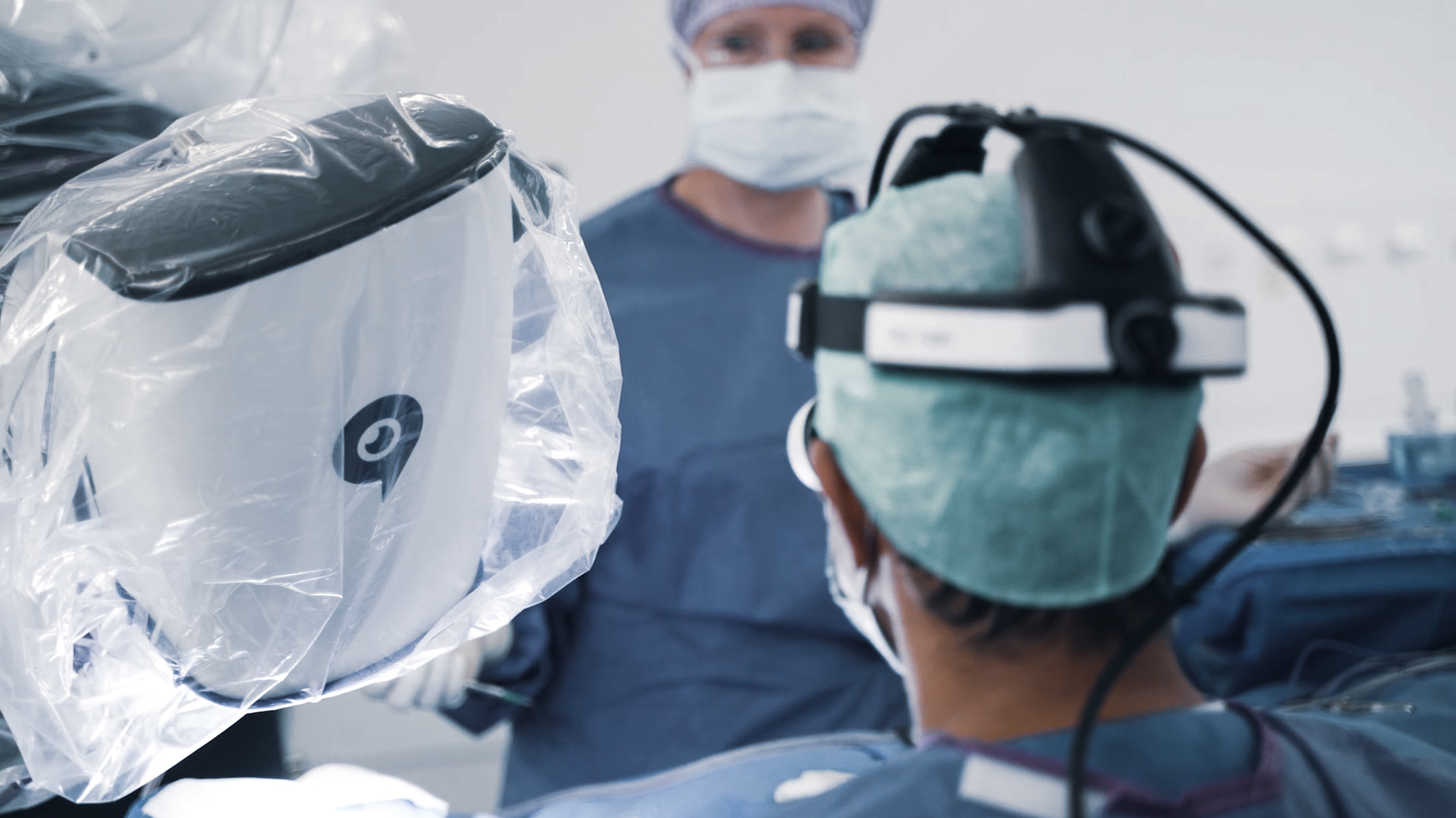 Minimally invasive spine surgery with RoboticScope®